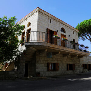 Beit Jedde · Guesthouse in Mtein · L'Hôte Libanais